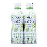 普通の濃口醤油に比べ食塩分50％カットしました。うま味の高い特選醤油で、コクがあり、やさしく、まろやかな味わいとなっております。酸化を防ぐ鮮度ボトルのため、開封後は常温で120日間美味しさをキープできます。