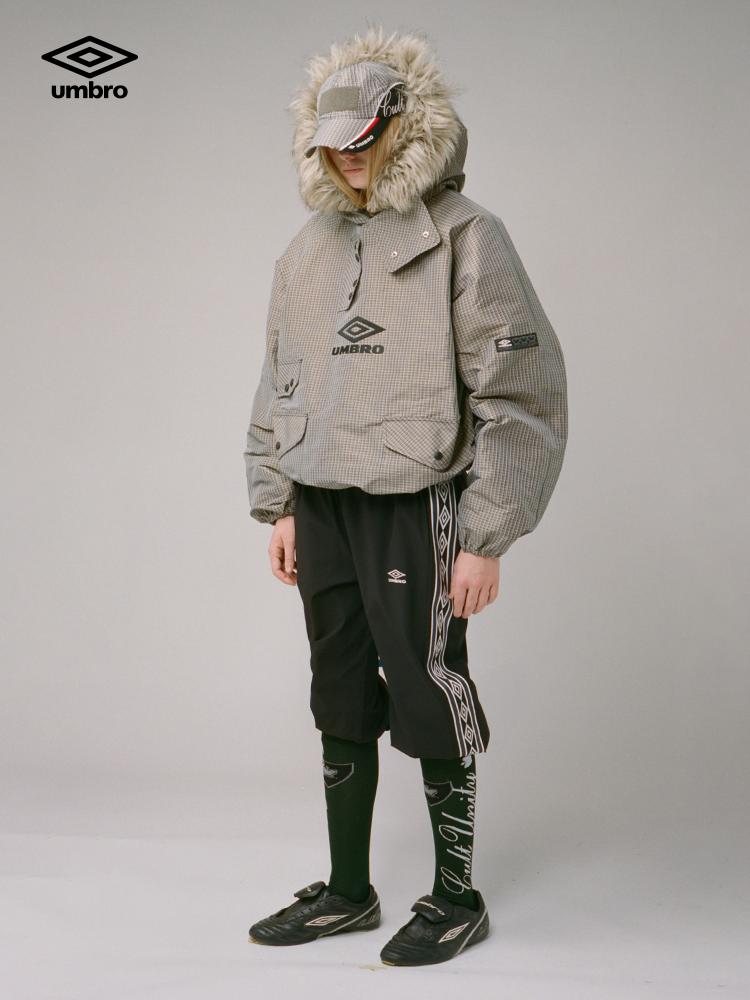 本商品は海外公式店よりご注文いただいてから商品を購入する並行輸入品でございます。 商品到着まで10〜18日ほどお時間を要しますので、あらかじめご理解ください。 また、ご注文の時点で公式店に在庫がない場合がございます。 その際は誠に恐れ入りま...