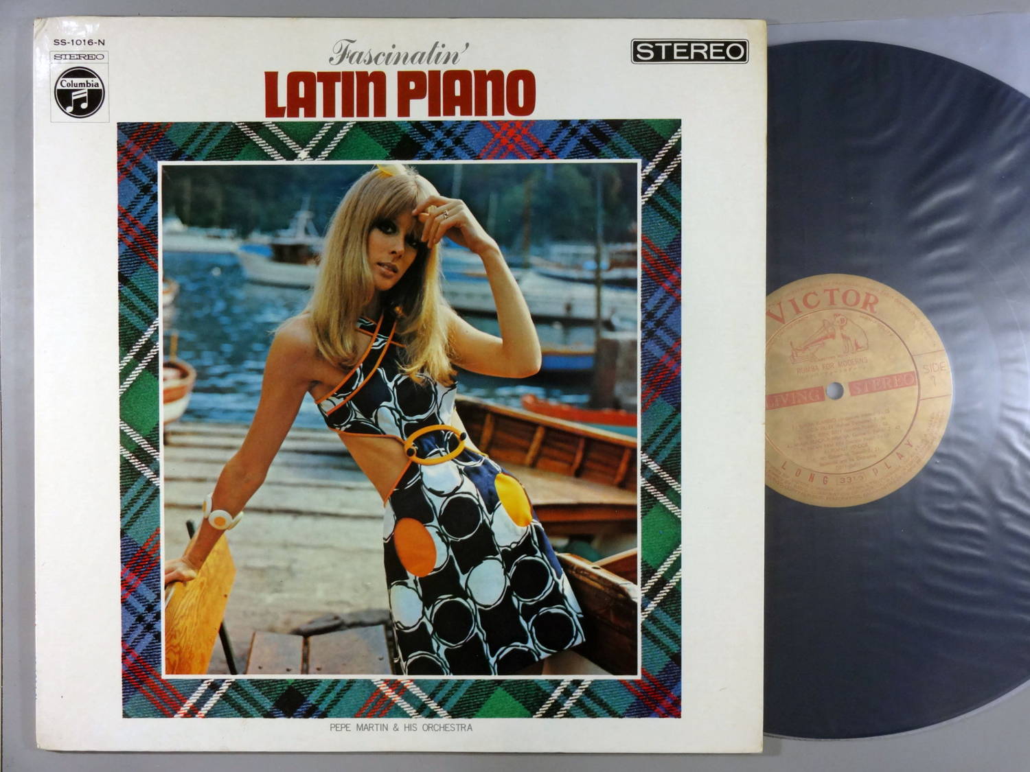 商品情報【種別／分類】LPレコード／ムード、軽音楽【アーティスト】ペペ・マーティン楽団【タイトル】魅惑のラテン・ピアノ【発売会社／企画番号】日本コロムビア／SS-1016【定価】1000【帯】なし【ジャケ】並（E-）／裏にシミ点【歌詞カード...