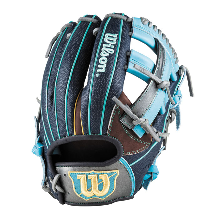 メーカー：ウィルソン (Wilson)品名：一般用 WANNABE HERO DUAL品番：WBW104410●ポジションユーティリティ用●カラーDブラウン×ネイビーSS●レザー表革:ベーシックレザーRG+スーパースキン裏革:共革●サイズ1...