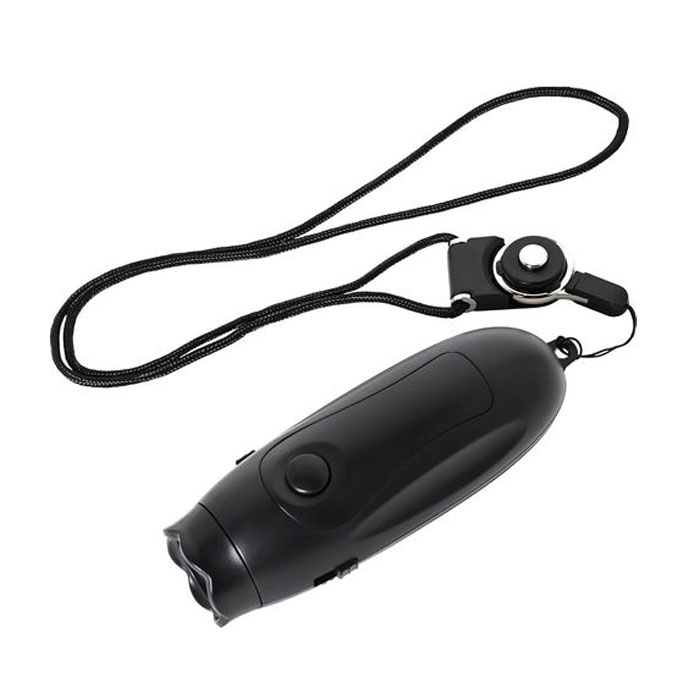 メーカー：フィンタ (Finta)品名：電子ホイッスル品番：FT3538-0500●カラーブラック●生産国中国製FINTA の電子ホイッスル。●キーワード: Finta フィンタ 電子ホイッスル ホイッスル 電池 試合 練習 サッカー フッ...