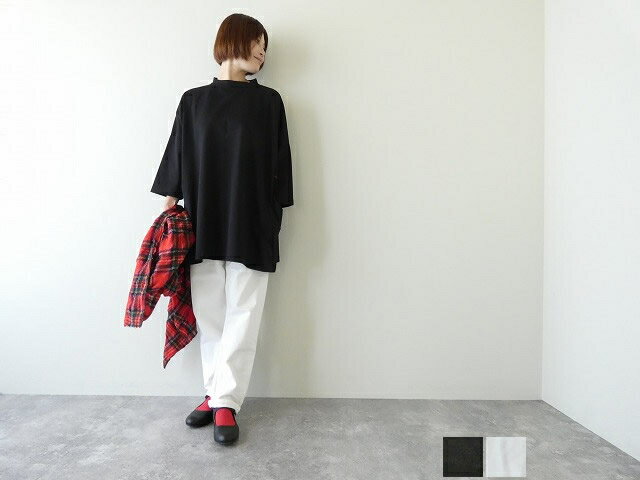 color (1)オフ白(3)ブラックsize F( 身幅 79cm 総丈 78cm 袖丈 26cm) quality 綿　100%モデル身長　162　cm メーカー希望小売価格　\　14,000+税 メーカー希望小売価格はメーカーカタログ...