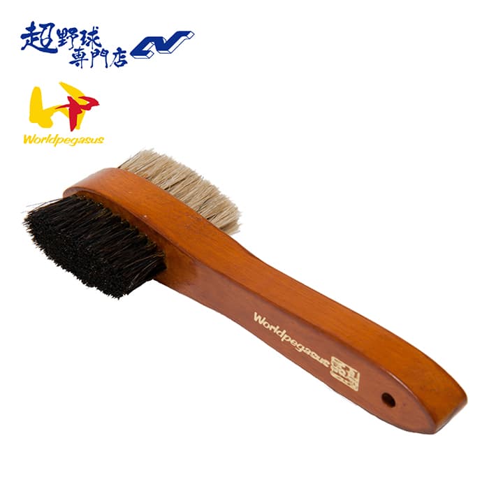 馬毛ブラシ(黒毛)」は「ホコリ取り・仕上げ」です。細かく柔らかいため、革の細部まで届きます。豚毛で取りにくいホコリでも馬毛なら細部まで除去してくれます。グラブ、スパイク全体に「豚毛ブラシ」で革クリームを塗ったあとに再度、馬毛でブラッシングす...