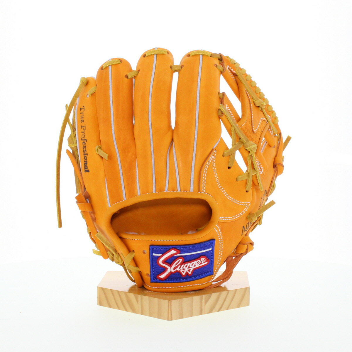 ポケットをウェブ下にも手の平中央にも4本指の下にも作れるようなグラブ。勝手に手が開かれるようなモデルです。 ■素材：天然皮革■閉じ位置2.5～3.5■生産国：日本製 当店独自のグラブ表記につきまして 「グラブが持つ本来の姿×あなたが捕りたい...