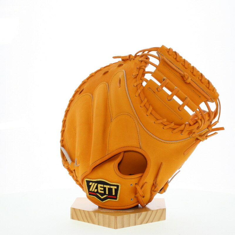 捕手の理想を追求したプロステイタスシリーズキャッチャーミット。縦型でポケット深めな中村悠平選手タイプ。厳選された軟式プロステイタスレザーに厚みのあるハード芯を使用し捕球面の張りとベストな型をキープ。親指カーブマチ構造や独自の指カバー型、高耐...