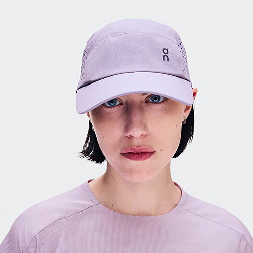 定番ランニングキャップがフィット感が向上して登場。熱や蒸れを逃し、汗をかいても素早く吸収する設計です。 特長 ・被り心地もフィット感もさらに向上 ・ロゴ入りバックルでサイズ調整可能 ・フロントパネルには反射材を使ったOnのロゴ ・サイドパネ...