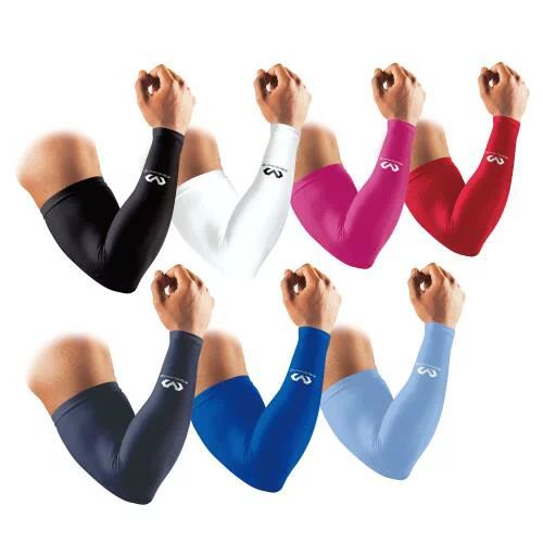 ￥1800(税抜) 腕全体を適圧サポート。 筋肉のブレを抑え、疲れを軽減。 腕振りの安定化を促進。 薄さ・ストレッチ性を備え、使いやすさとフィット性がアップ。 過剰な汗ムレ・冷えを抑え、快適性をキープ。 UVカット99%以上。 マクダビッド...