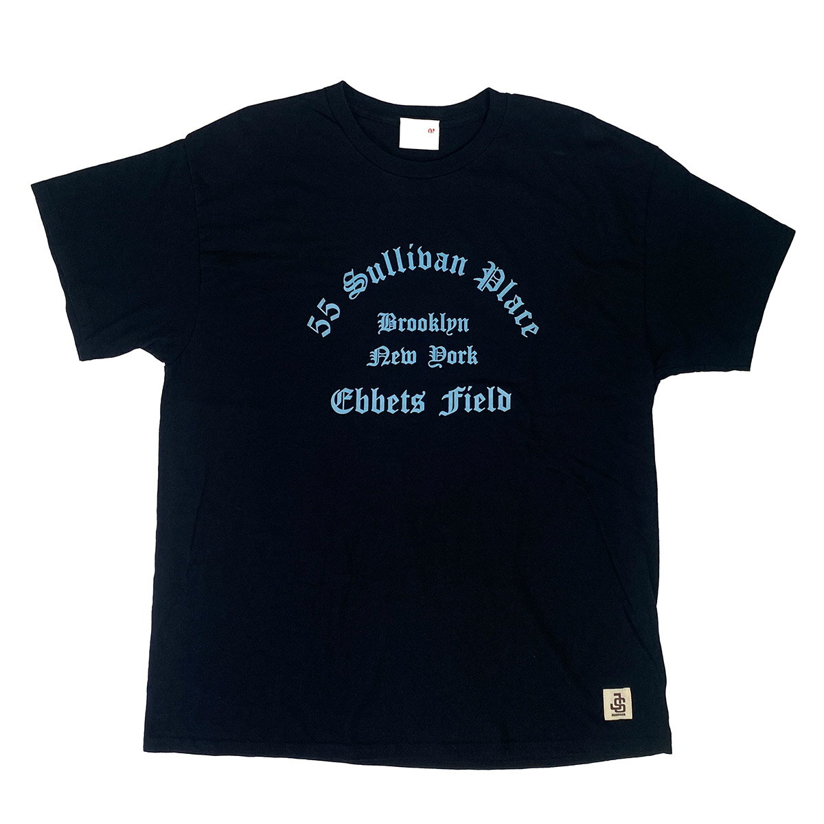 ※当店の商品はすべて日本正規代理店より仕入れた正規品です。【素材】コットン100%【サイズチャート】L：身幅60/着丈74cm※製品洗いの為若干のサイズのバラ付きがあります。【商品説明】かつて存在したスタジアム、エベッツフィールド。ドジャー...