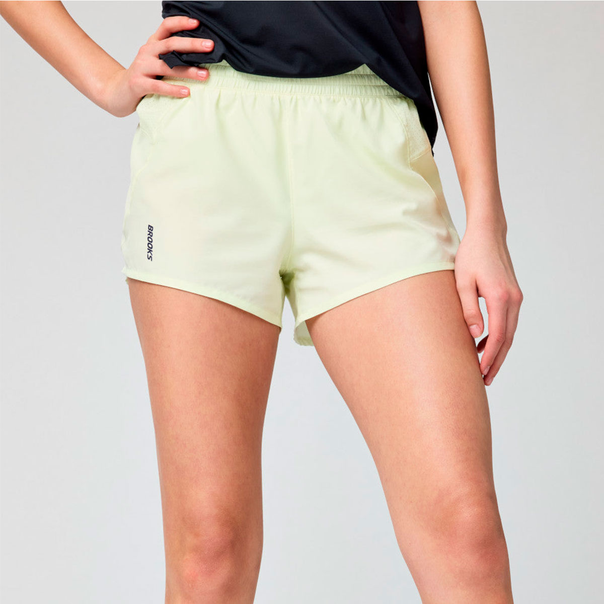 ※当店の商品はすべて日本正規代理店より仕入れた正規品です。【素材】シェル：リサイクル・ポリエステル100％インナー：リサイクル・ポリエステル100％【商品説明】日々のランニングに寄り添う定番ショーツ通気性に優れた軽量素材と安定感のあるブリー...