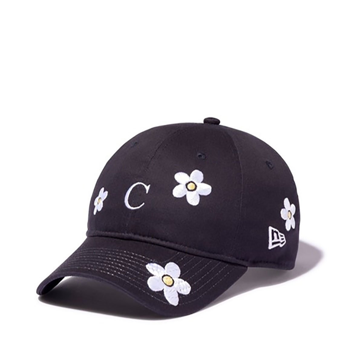 ※当店の商品はすべて日本正規代理店より仕入れた正規品です。【素材】コットン【サイズチャート】S/M：54〜58cmM/L：57〜61cm【商品説明】NEW ERA×CALNAMURのコラボレーションキャップ。ヘッドウェア全体に花柄のモノグラ...