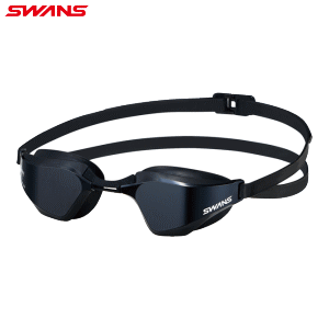 こちらの商品は、光を全く通さない特殊なレンズ(アイシェード)を使用しているミラータイプのゴーグルです。 ハイドロダイナミクス(流体力学)理論にもとづき設計された斬新なフォルム。 鼻ベルトはワンタッチで取り替えができる新開発の5サイズ(S・M...