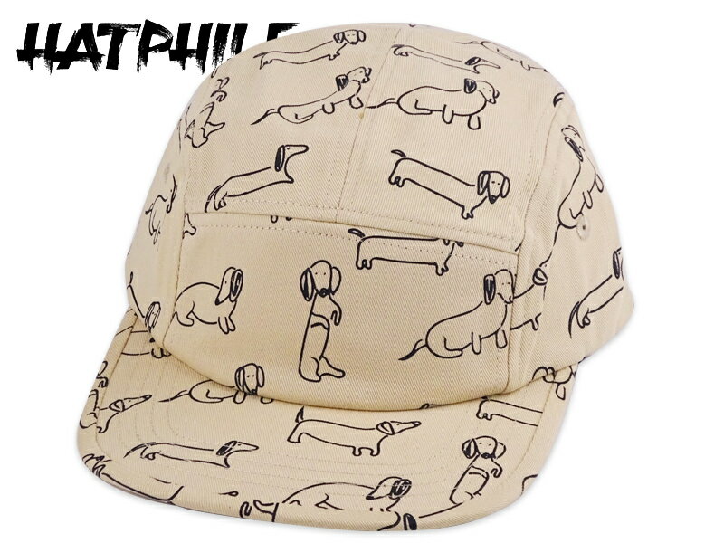 5PANELのキャンプキャップ-ワンタッチバックルアジャスター。コットン地を使用アートタッチのダックスフントを総柄プリント。アソートパネルとなり1点1点柄が異なりますが選べません。予めご了承の程お願い致します。 アメリカ・シリコンバレーで創...