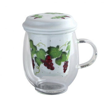 ガラスのマグカップに陶磁器の茶こしと蓋をセットしました。茶こしは底部が三つ脚になっており、マグカップに茶こしの脚を引っ掛け、熱いお茶の湯切りをすることができます。蓋は裏返すと茶こし受けとしてもご使用いただけます。ギフトにも最適♪サイズ約7....
