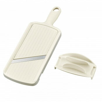 3段階に厚み調整機能付、お好みに合わせてスライス!料理に合わせて使い分けつまみを切り替えるだけ!簡単操作で3段階に厚みの調整ができます。小さな野菜もホルダーが付いて簡単ににスライスできます。サイズ97×270×50mm個装サイズ：13×29...