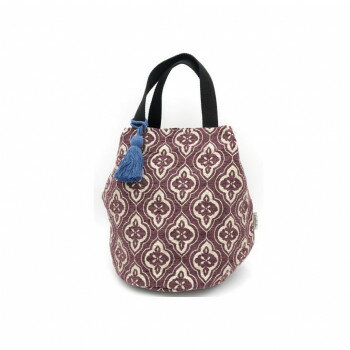 物の出し入れがしやすいバケツバッグです。ブルーのタッセルがアクセントになっています。サイズ30×41×25cm個装サイズ：41×32×4cm重量個装重量：310g素材・材質本体:ポリエステル100%裏地:綿100%生産国インドfk094igrjs