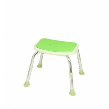 コンパクト設計で、背もたれ無しのシャワーチェアです。プッシュ式で簡単に座面の高さを調節できます。外して洗えるパッドが付いているので、いつでも清潔に保てます。サイズ組立時:幅510〜545×奥行455〜490×高さ380〜480mm、座面:幅...