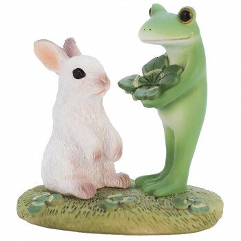 手のひらサイズのキュートなカエルのマスコット。見た人を思わずクスリとさせる小さい世界で繰り広げられる掛け合いにハマる人が続出しています。お部屋の片隅や、ガーデンマスコットとして多肉植物の寄せ植えなどにも置いたり、お気に入りスペースに飾ってみ...