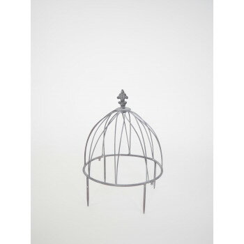 ドーム型のミニオベリスクです。サイズ巾26×奥行26×高さ36.5cm個装サイズ：26.0×26.0×36.5cm重量個装重量：1000g素材・材質アイアン仕様差込部分:10cm生産国中国(C)おまけつき（商品とは関係ありません）別送fk0...