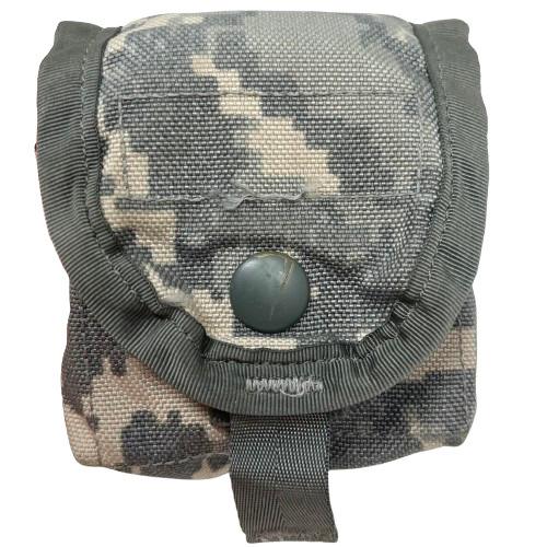 Hand Grenade Pouch ハンド グレネード ポーチ 米軍放出のハンドグレネードポーチです。 実際の軍装備として使用されていた実用品で、耐久性と機能性を最優先に設計されています。 素材にはコーデュラナイロンを使用し、摩耗や引き裂...