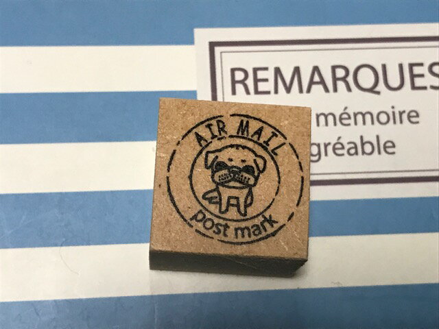 本体のサイズ 2cm×2cm 持ち手の長さ 2.4cm どうぞ封書の仕上げに絵柄付きAIR MAILスタンプ。