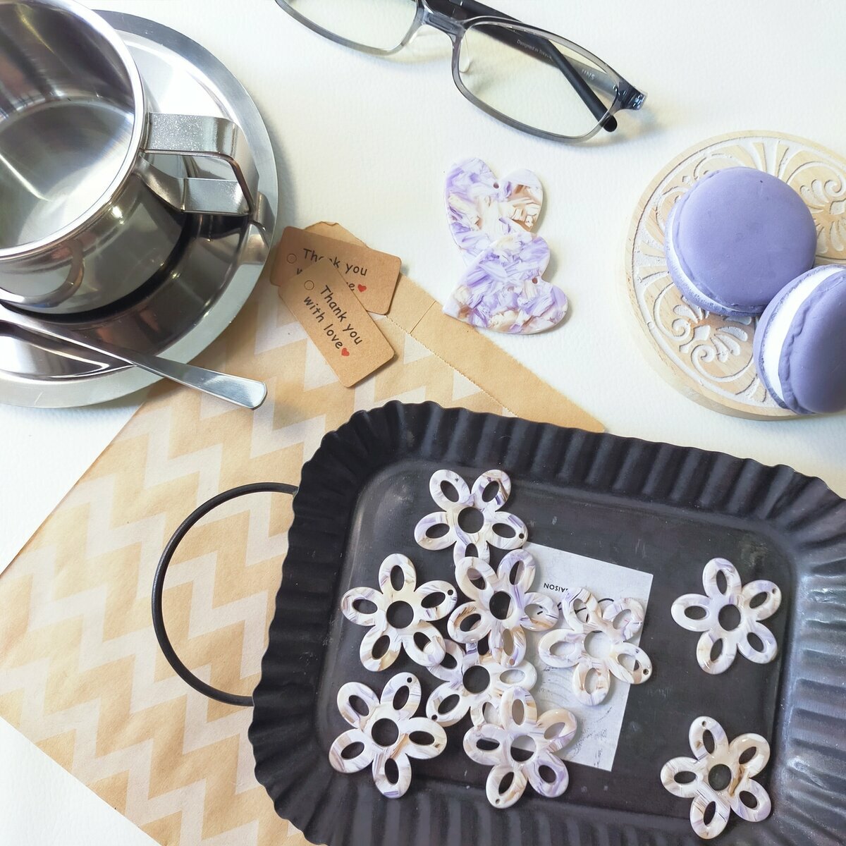 商品情報INFO*弊社取り扱い品はインポート品になりますので、印刷のズレ・バリ・摩擦による小傷が生じてしまいます完璧をお求めのお客様、神経質なお客様のご購入はご遠慮くださいますようお願い申上げます*宅急便等での発送時、荷物受取を行っていただ...