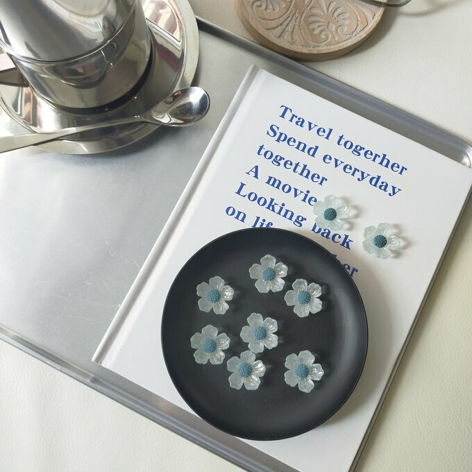 商品情報INFO*弊社取り扱い品はインポート品になりますので、印刷のズレ・バリ・摩擦による小傷が生じてしまいます完璧をお求めのお客様、神経質なお客様のご購入はご遠慮くださいますようお願い申上げます*宅急便等での発送時、荷物受取を行っていただ...