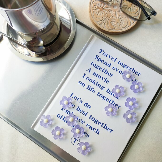 商品情報INFO*弊社取り扱い品はインポート品になりますので、印刷のズレ・バリ・摩擦による小傷が生じてしまいます完璧をお求めのお客様、神経質なお客様のご購入はご遠慮くださいますようお願い申上げます*宅急便等での発送時、荷物受取を行っていただ...