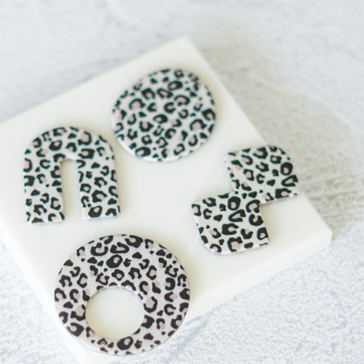 商品情報INFO*弊社取り扱い品はインポート品になりますので、印刷のズレ・バリ・摩擦による小傷が生じてしまいます完璧をお求めのお客様、神経質なお客様のご購入はご遠慮くださいますようお願い申上げます*宅急便等での発送時、荷物受取を行っていただ...