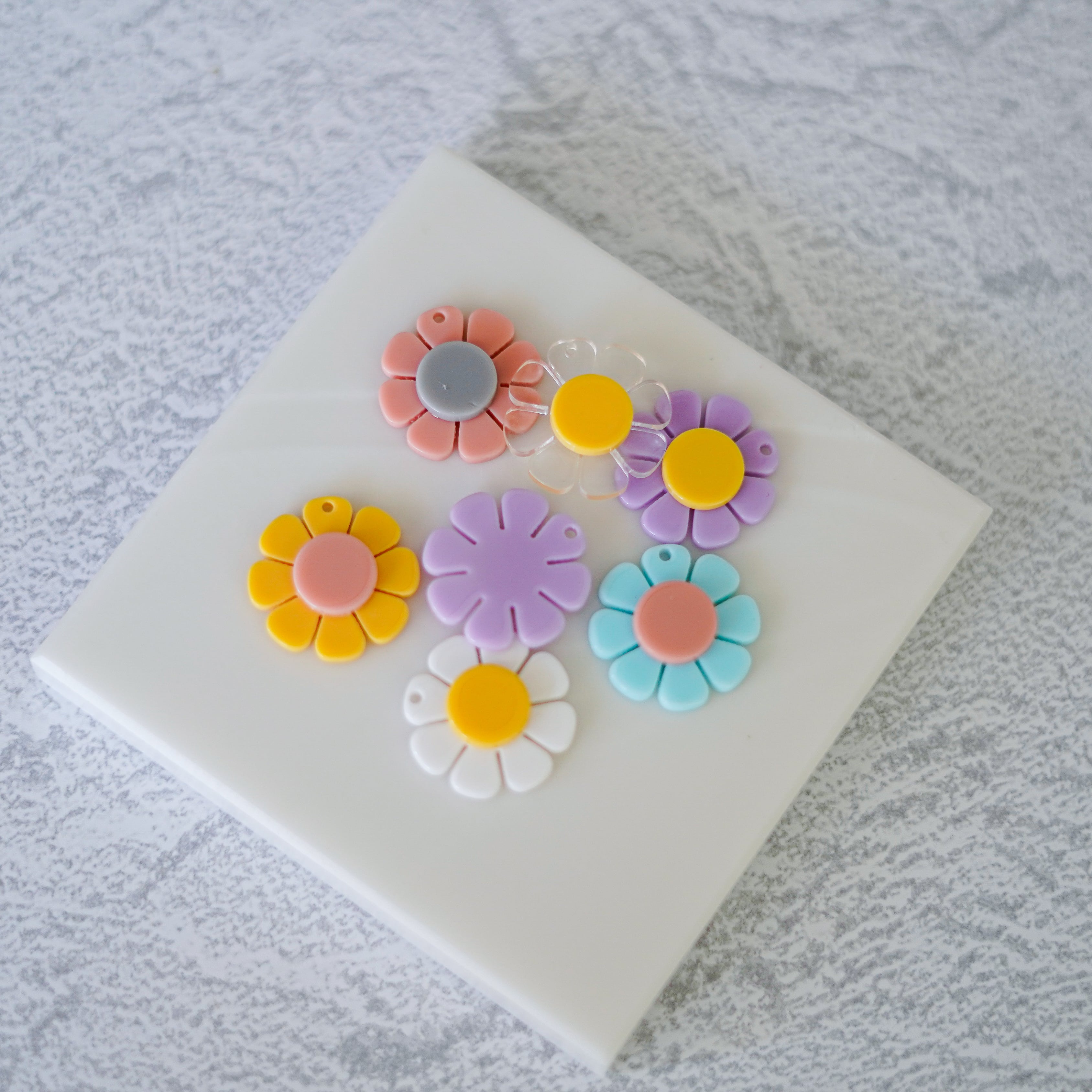 商品情報INFO*弊社取り扱い品はインポート品になりますので、印刷のズレ・バリ・摩擦による小傷が生じてしまいます完璧をお求めのお客様、神経質なお客様のご購入はご遠慮くださいますようお願い申上げます*宅急便等での発送時、荷物受取を行っていただ...