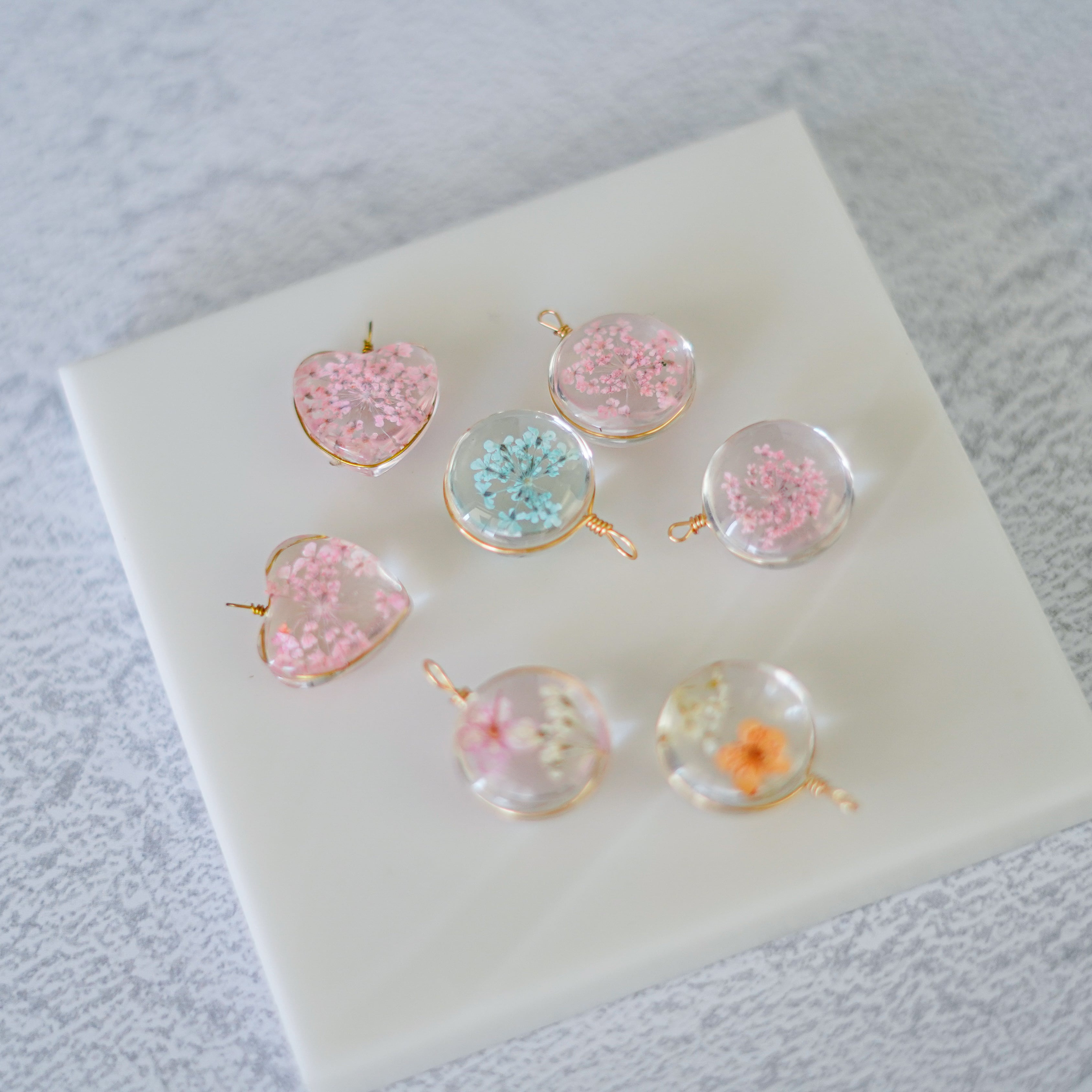 商品情報INFO*弊社取り扱い品はインポート品になりますので、印刷のズレ・バリ・摩擦による小傷が生じてしまいます完璧をお求めのお客様、神経質なお客様のご購入はご遠慮くださいますようお願い申上げます*宅急便等での発送時、指定期間を超え荷物を受...