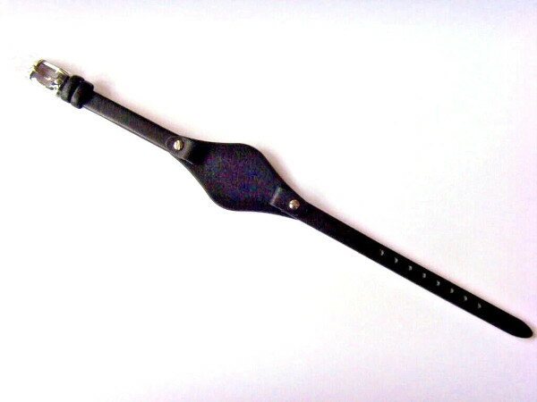 1984年アメリカ・ダラスで始まったフォッシルブランドは、その存在感、個性から ストリートシーンで絶大な支持を受け、アメリカでカジュアル系腕時計メーカーとして 確固たる地位を築きました。その独自の色使いや、液晶文字盤など、他社の追随を 許さ...