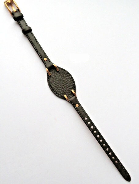 1984年アメリカ・ダラスで始まったフォッシルブランドは、その存在感、個性から ストリートシーンで絶大な支持を受け、アメリカでカジュアル系腕時計メーカーとして 確固たる地位を築きました。その独自の色使いや、液晶文字盤など、他社の追随を 許さ...