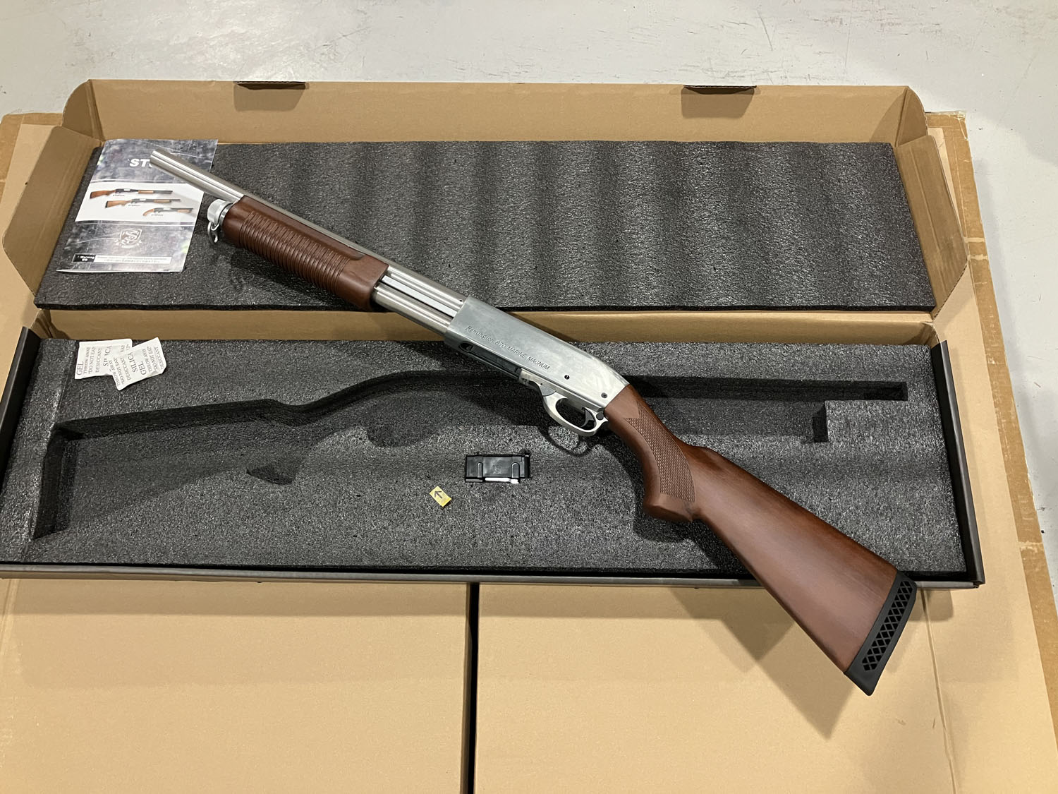 ※ちょっと難ありの商品を格安で出品いたします！ （メーカー品番） STSPG20CRW 【B品ポイント】 ・レシーバー右傷 ・トリガー引くと戻らない ※詳細記載以外にも不良・欠品箇所がある場合があります。予めご了承下さいませ。 ※B品に関し...