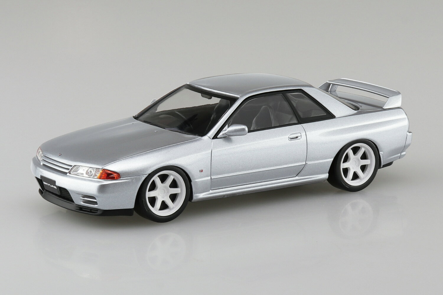 メーカー希望小売価格はメーカーサイトに基づいて掲載していますR32型 GT-Rにカスタムホイールが仲間入り!R32 GT-Rにカスタムホイール仕様が追加。18インチ設定のカスタムホイールとカスタムタイヤ仕様となり、R32・R34と集めれば組...