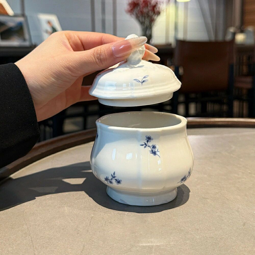 商品について商品情報ブランドIwaiLoft材質陶磁器適用シーン砂糖・茶葉・調味料・飴など陶磁器製品について 以下の現象は陶磁器製品の特性による「個性」であり、「良品」として扱わせていただきます。予めご了承の上、ご購入下さいませ。1.柄の濃...