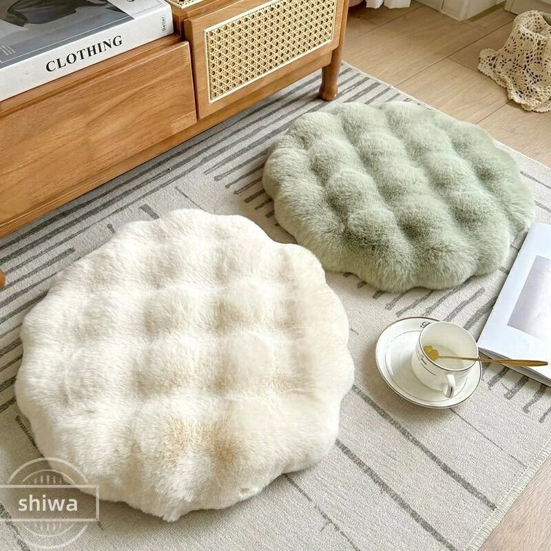 商品説明 商品内容 座布団 素材 ポリエステル、メモリーフォーム 生産国：中国 サイズ 40*40*4cm、45*45*4cm カラー ベージュ、ピンク、グリーン、ホワイト、グレー、カーキ 特徴 ★リビングのイメージアップにも、車やカフェの...