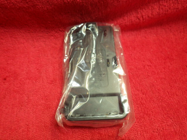 こちらの商品は、別途60サイズ送料がかかります。 新品未使用品ですが、箱には電子タグを外した際のパッケージ破れ・汚れがあります。ご了承ください。 保証期間は商品到着後一週間です。