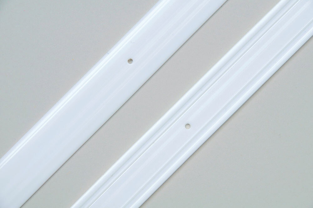 商品本体サイズ：幅20mm×厚さ2.2mm×100m商品重量：3kgトラック用ラインテープ。低密度ポリエチレン日本トラック用穴間10cm釘の必要本数:約1000本ラインテープの設置は、低温・高温時は避け、十分な整地を行ってから作業してくださ...