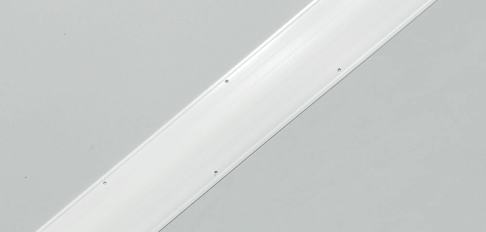 商品本体サイズ：幅50mm×厚さ0.8mm×150m商品重量：10.8kg球技コート用ラインテープ。表面スリップ止加工済み。PVC日本球技コート用ラインテープ利用長さ目安/テニスコート:150m、バレーボールコート:100m、ハンドボールコ...