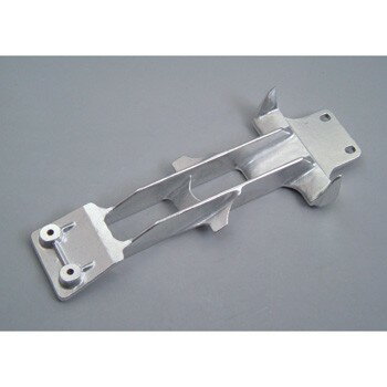 ●荒れたコンディションでの吸水性の向上と走行姿勢の安定を重視したパーツ。