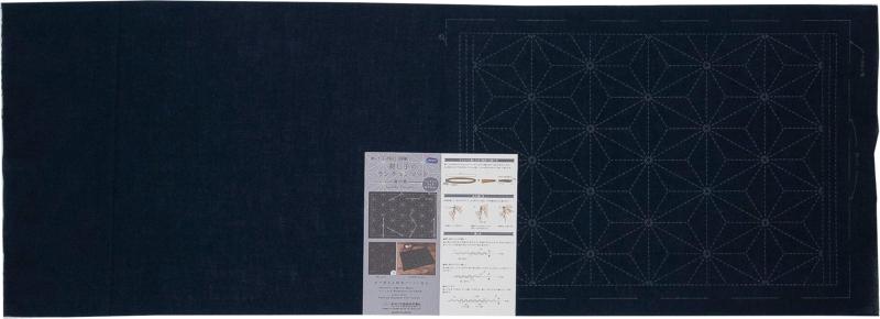 オリムパス 製絲 (Olympus Thread) 刺し子用 布 ランチョンマット 布パック 伝統柄 麻の葉 col.藍 L-2003出来上がりサイズ：約縦31cm×横45cm内容：晒木綿（綿100％）、説明書難易度：初心者から中級者向け糸...