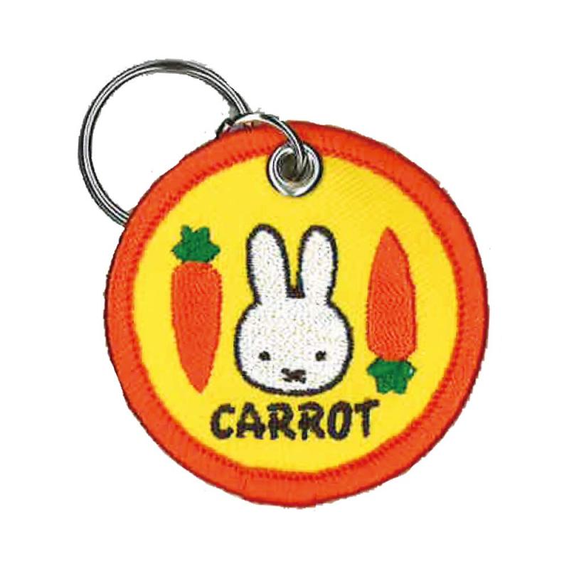 ミノダ miffy CARROT 刺繍キーホルダー イエロー D02C1511ミッフィーキャロットシリーズの刺繍キーホルダーです。本体サイズ:直径約 52mm