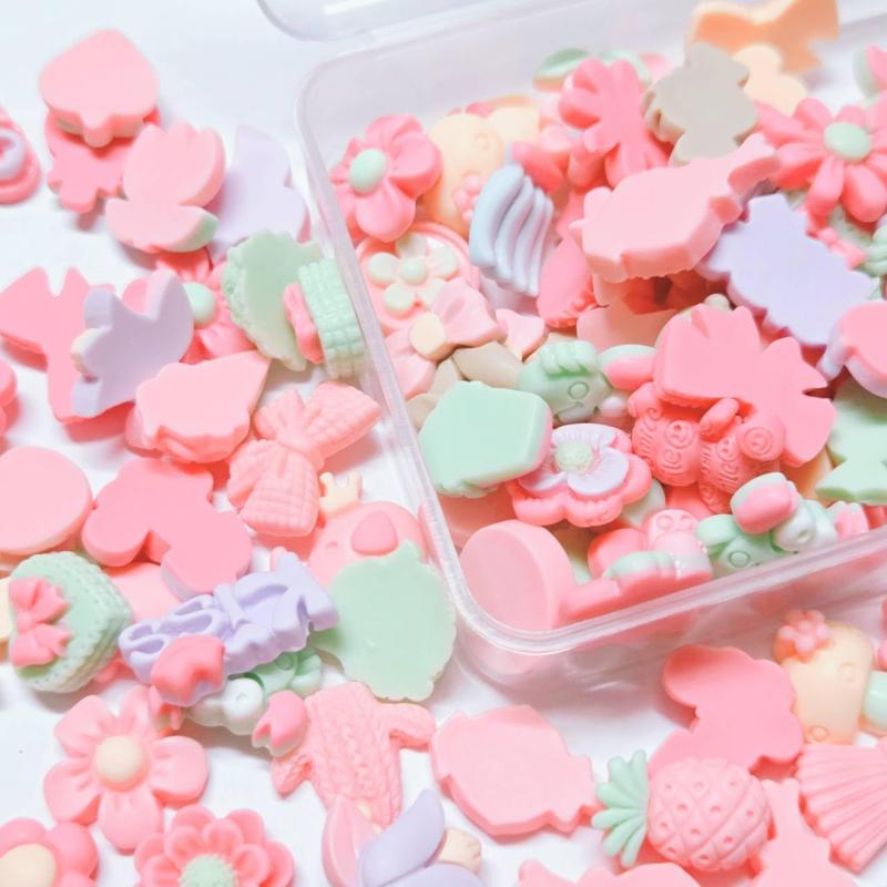 まみー工房 デコパーツ いろいろmix 約60個 クリア ハンドメイドパーツ 手芸 材料 ゆめかわいい メルヘン お花 女の子 ランダム クリスマス ハロウィン 推し活デコパーツいろいろmixランダム100個　画像のパーツが必ず入っていると...