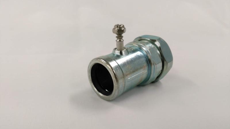 三桂製作所 防水プリカ用附属品 防水コンビネーションカップリング 防水プリカ+ねじなし鋼製電線管 厚鋼電線管接続用 WKI17-22規格:PSE主材質:亜鉛合金ダイカスト(ZDC2)表面処理:電気亜鉛めっき(三価ユニクロ)特性:IP65環境...