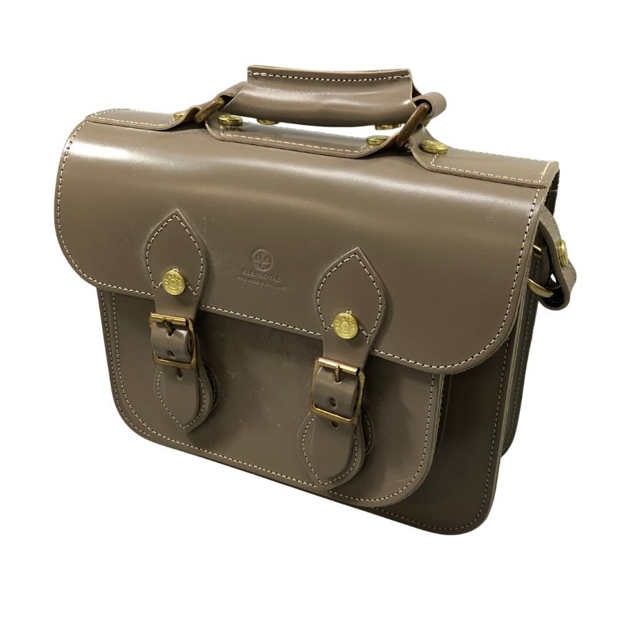 ▼状態ランク ▼商品詳細 ブランド グレンロイヤル ショルダーバッグ サッチェル 9インチ トープ GLENROYAL SATCHEL BAG 9INCH 色 ベージュ 素材 レザー - - - - 仕様 付属品 -、冊子・カード、-、- ...