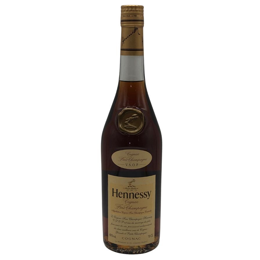 ▼商品詳細 メーカー・銘柄 ヘネシー Hennessyヘネシー Hennessy 付属品 ---- 本数 1本 内容量 700ml 度数 40% 状態詳細 未開栓のお品物です。（※タイトルに開栓済みと記載のある商品を除く） 本体・付属品・液...