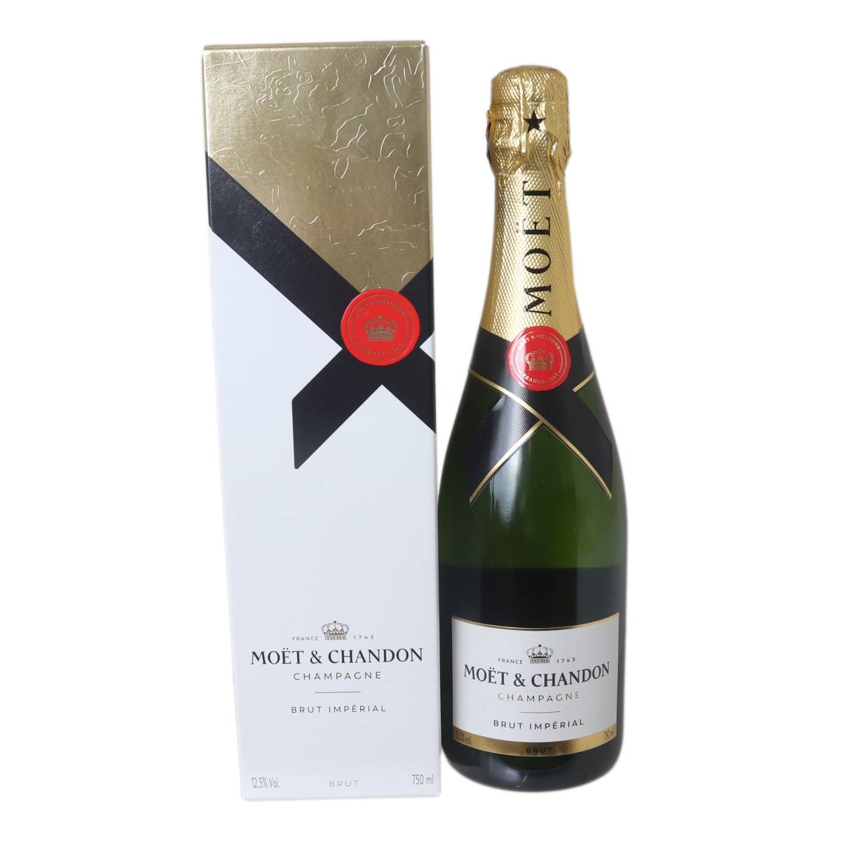 【商品名】モエ・エ・シャンドン ブリュット アンペリアル【容量】750ml【度数】アルコール度数12.5％【詳細情報】未開栓の新古品です。※画像の商品が現物です。ラベルやキャップ部の痛み等は画像でご確認ください。※年数経過品の為、開栓時にコ...