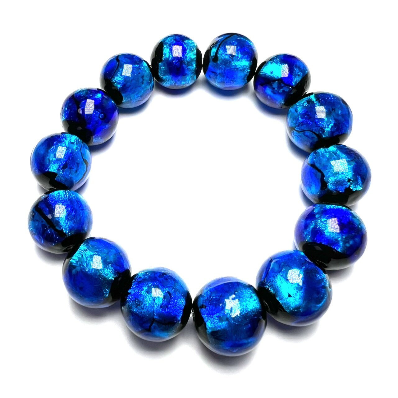 商品情報素材/材質ガラスサイズ/寸法両穴タイプ穴サイズ：1.5mmその他商品説明明るい場所で光を溜めて暗い場所で光る夜光タイプのホタルガラスです。ホタルガラスは、とんぼ玉と同じようにバーナーワークと呼ばれる成形技法を用いて作られた穴のあいた...