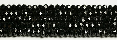 長さ：約40cm 一粒の大きさ：約4mm×2mm 小さなボタンカットは大きさを揃えるのが難しいのですが今回のものは大きさがとてもよく揃っています。 穴サイズ約1.0mm　