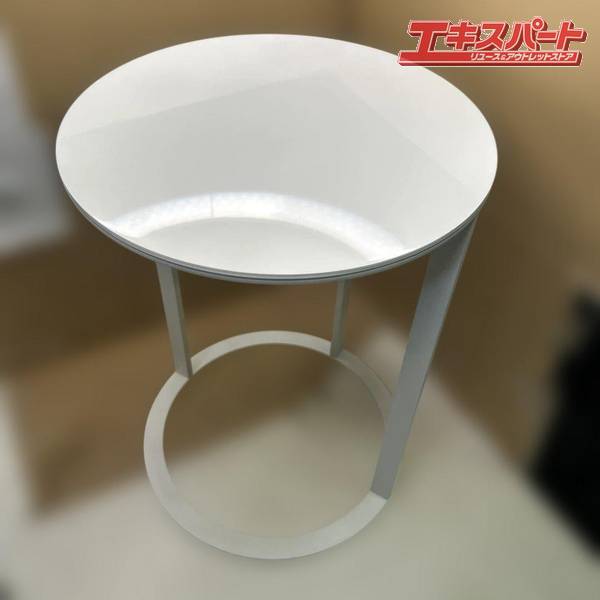 商品説明※他ECサイト・店舗でも併売しているため、購入タイミングによりキャンセルさせていただく場合がございます。予めご了承ください。B&B ITALIA 「Frank/フランク」サイドテーブル コーヒー ロー ラウンド 円 アントニオ・チッ...